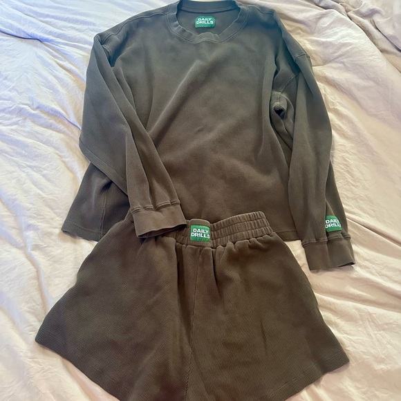Daily Drills | Tops | Daily Drills Brown Thermal Set | Poshmark